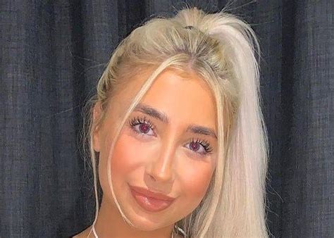 Lily Phillips Biographywiki Career Photos And More