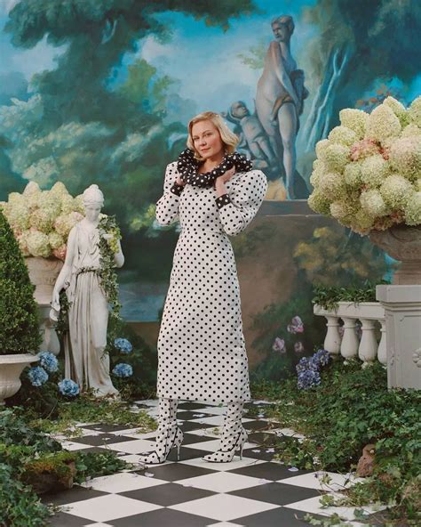 Kirsten Dunst Head To Toe Scrolller