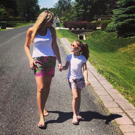 Mahée Paiement En 12 Superbes Photos De Famille