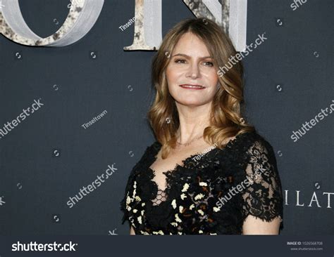 Jennifer Jason Leigh 2022