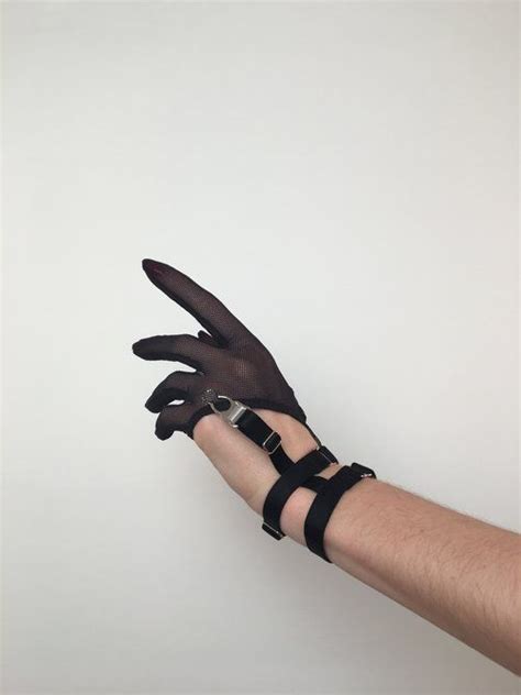 Потерянная сестра Мориарти | Gloves fashion, Fashion, Clothes design