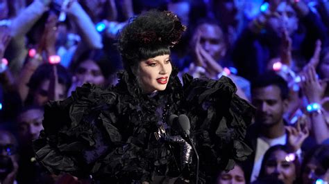 Mtv Awards Lady Gaga Als Künstlerin Des Jahres Ausgezeichnet
