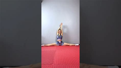 Middle Split For Beginners 👍 Tips Yoga Gymnast Stretching