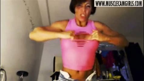 Shirt Ripping Female Bodybuilder Camgirl Does An Incredible Hulk To