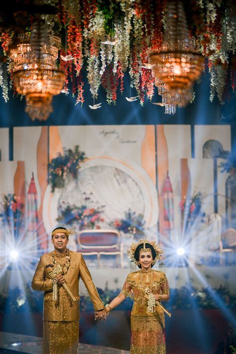 Pernikahan Adat Toraja Indonesian Wedding Wedding Planning Decor Wedding Preparation