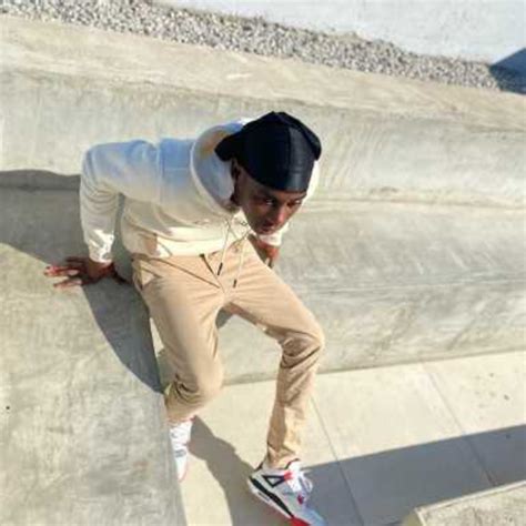 Shadreck Muzuzas Basketball Recruiting Profile