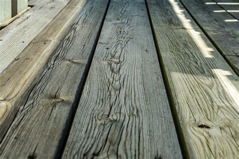 Slipe Terrasse Og Oppussing Av Terrasse Vedlikehold