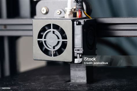 3d 프린터 근접 촬영 압출기라고하는 3d 프린터의 일부입니다 3d 프린팅 기술 배경 직장에서 프린터의 호텐드 공학에 대한 스톡 사진 및 기타 이미지 Istock