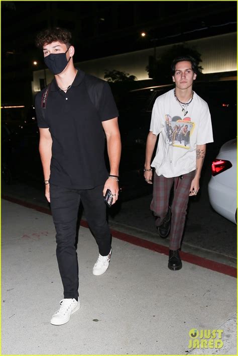 Full Sized Photo Of Dixie Damelio Noah Beck Hold Hands After