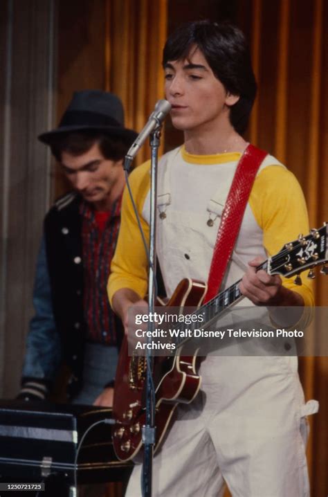 Derrel Maury Scott Baio Appearing In The Abc Tv Series Joanie Loves News Photo Getty Images