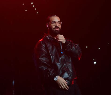 Drakes Continued History Of Misusing Sexual Identity Terms Is Making Fans Mad He Cannot Keep