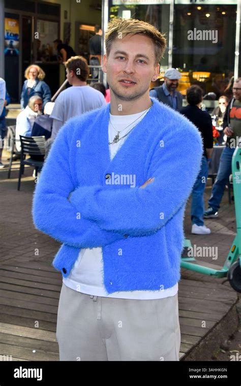 Timmi Trinks Gibt Autogramme Schauspieler Beim Ard Fototermin Zur 4