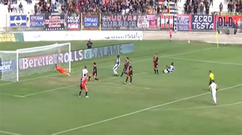 Samb Stile E Sostanza Vince Anche A Sassari