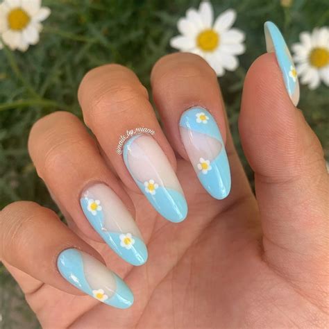 Find Your Style With 30 Daisy Nail Designs For 2024