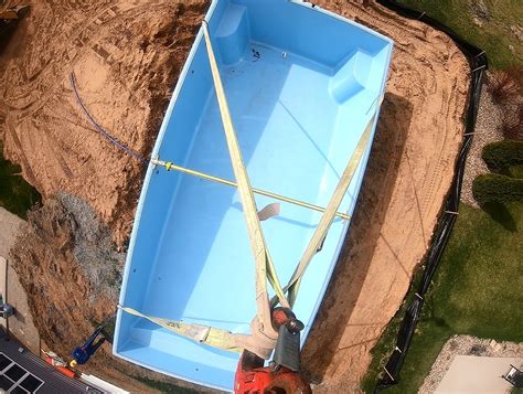 How To Hire The Right Fiberglass Pool Builder