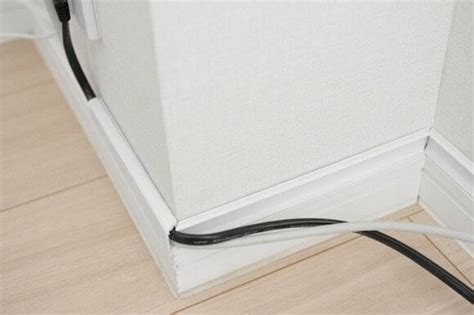 浮かせる収納」で配線コードがすっきり！掃除もラクに Esseonline（エッセ オンライン）