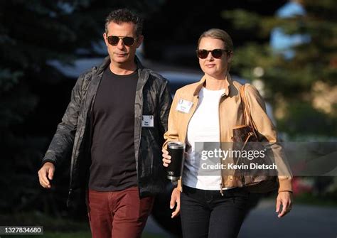 Chairman Of Coatue Management Dan Rose And His Wife Allison Rose Walk