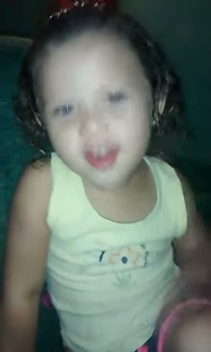 Minha Prima Júlia Cantando Carinha De Anjo 👼 Youtube