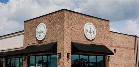 Giulias Café Home