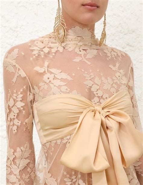 Illustration Lace Bow Bodice