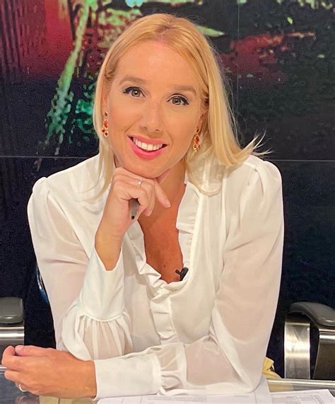Adriana Navarro Una Voz Destacada En El Periodismo De Miami Fama