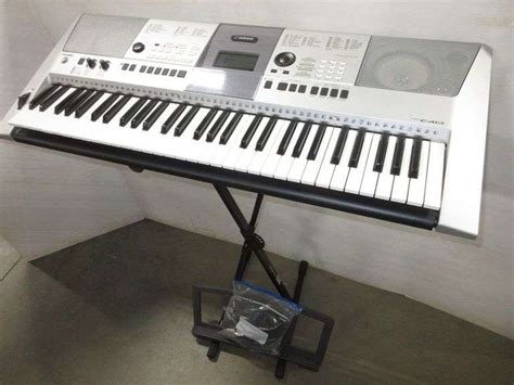 Yamaha Psr E413 5 Octave Keyboard With Onstage Stand Quick Squeeze Music Rack Pedal And Power