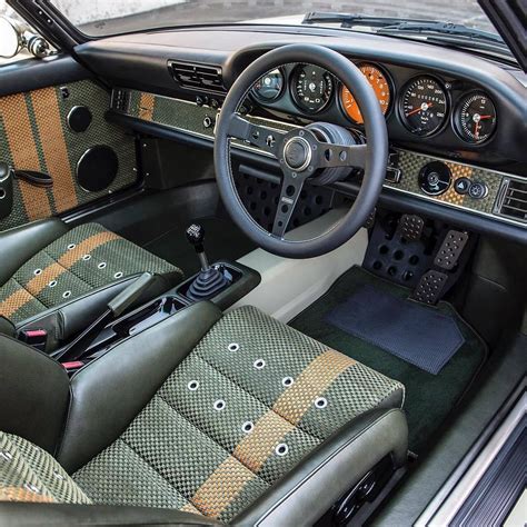 Singer Interior 7