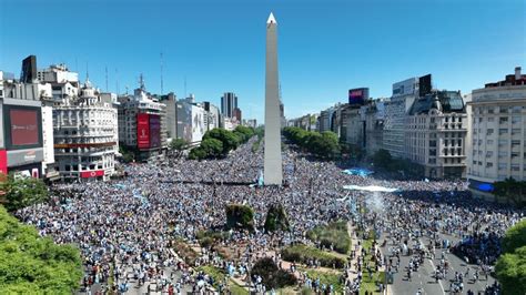 Festejos En El Obelisco Por Argentina Campeón En Vivo Una Impactante