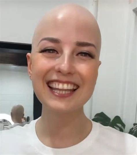 Pin By Rob Caldar On Bald Buzzed But Beautiful Bald Women Shaving