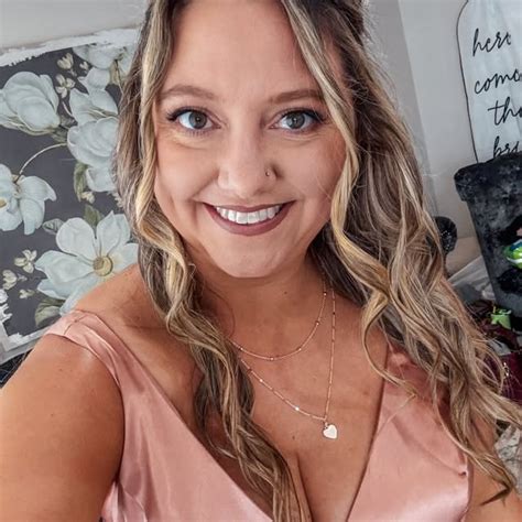 Lindsay Gravlee Lindsgravlee • Threads Say More