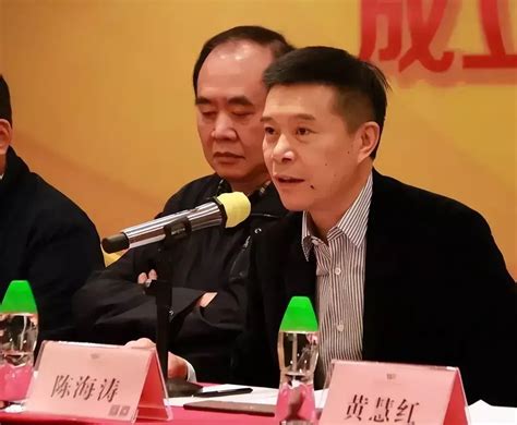 不拘小节！广东老板陈海涛助力球队，并分别问候了二少与阿旺！