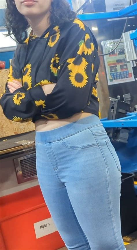 Pale Chick With Tight Body And Sweet 🍑 Vplface Big Haul Tight