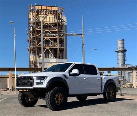 Ford Raptor Lifted