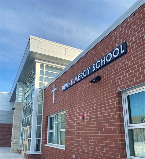 Oystryk Taff Architecture Divine Mercy School