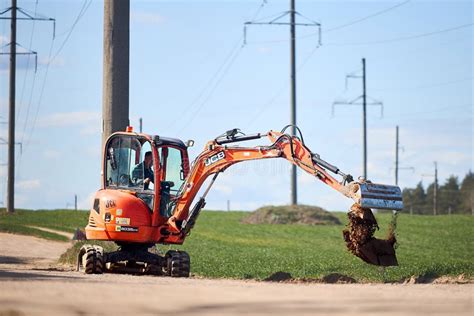 Mir Belarus April 7 2025 Jcb 8035 Zts Mini Excavator With Worker