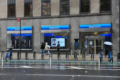 Sucursal De Citibank Nueva York — Foto Editorial De Stock © Tupungato