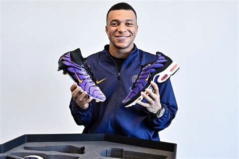 Psg Mbappé Dévoile Une Inédite Paire De Air Max