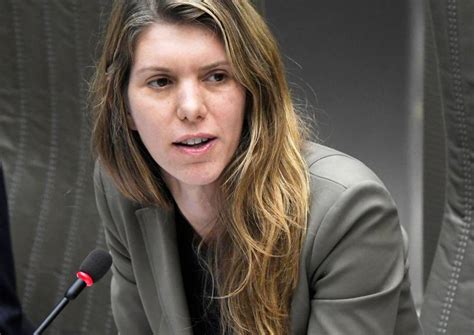 Het Turbulente Parcours Van Stemmenkanon Ampe Els Bruzz