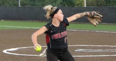Owasso Softball Rams Go 1 3 At Edmond North Tournament