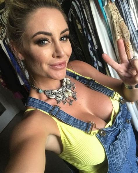 Girls With Future Lower Back Problems Barnorama