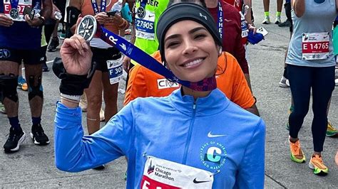 Alejandra Espinoza Conquista El Maratón De Chicago ¡hola