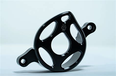 Prickly Motor Cover Radmotousa