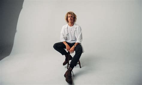 Baked Beans And Bieber Dreams An Artist On Artist Interview With Sam Mcgovern And Stumps You Don