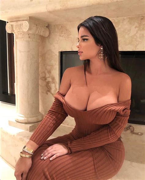 Girls Dressed In Tight Sweaters More Pics T I G H Tcom