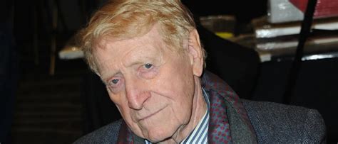 First Actor To Voice Emperor In ‘star Wars Clive Revill Dead At 94