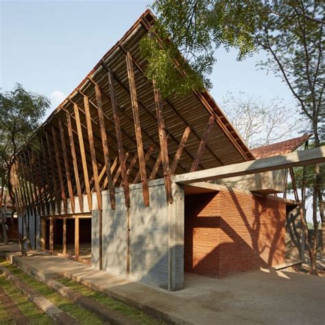Sameep Padora Creates Undulating Brick Roof To Cover Indian School Library