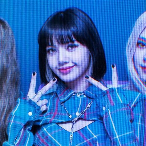 Icons Lisa Blue Lisa Blackpink Wallpaper Blackpink Lisa Blackpink