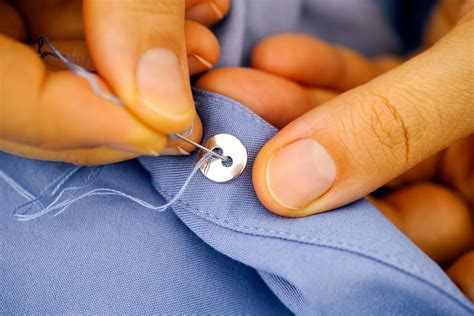 Sewing Buttons How To Sew Buttons In 8 Steps 2022 Masterclass