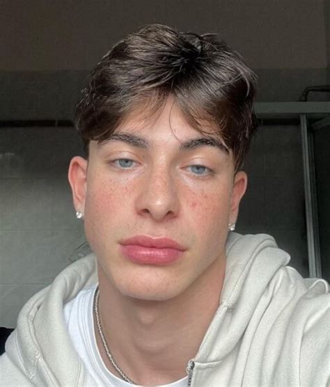 Chi è Matteo Robert Fidanzata Lisa Luchetta Radio Rds Next Anni Altezza Instagram E Tiktok