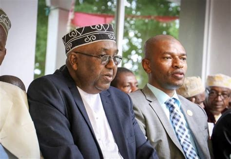 Les Fils De Lancien Premier Ministre Ibrahim Halidi Fait Un Doigt Dhonneur à Azali Et Sa Femme